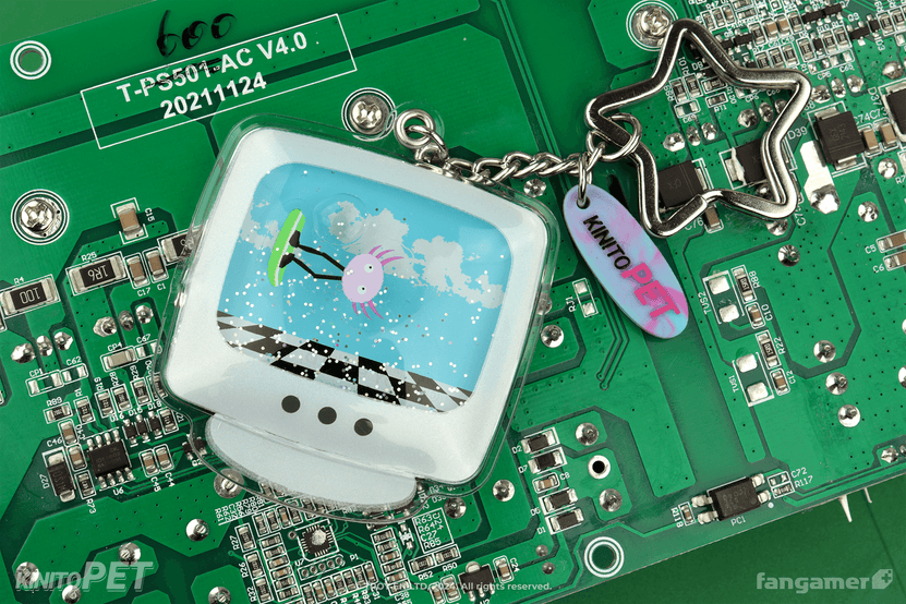 KinitoPET - Surfing Kinito Keychain - Fangamer Europe