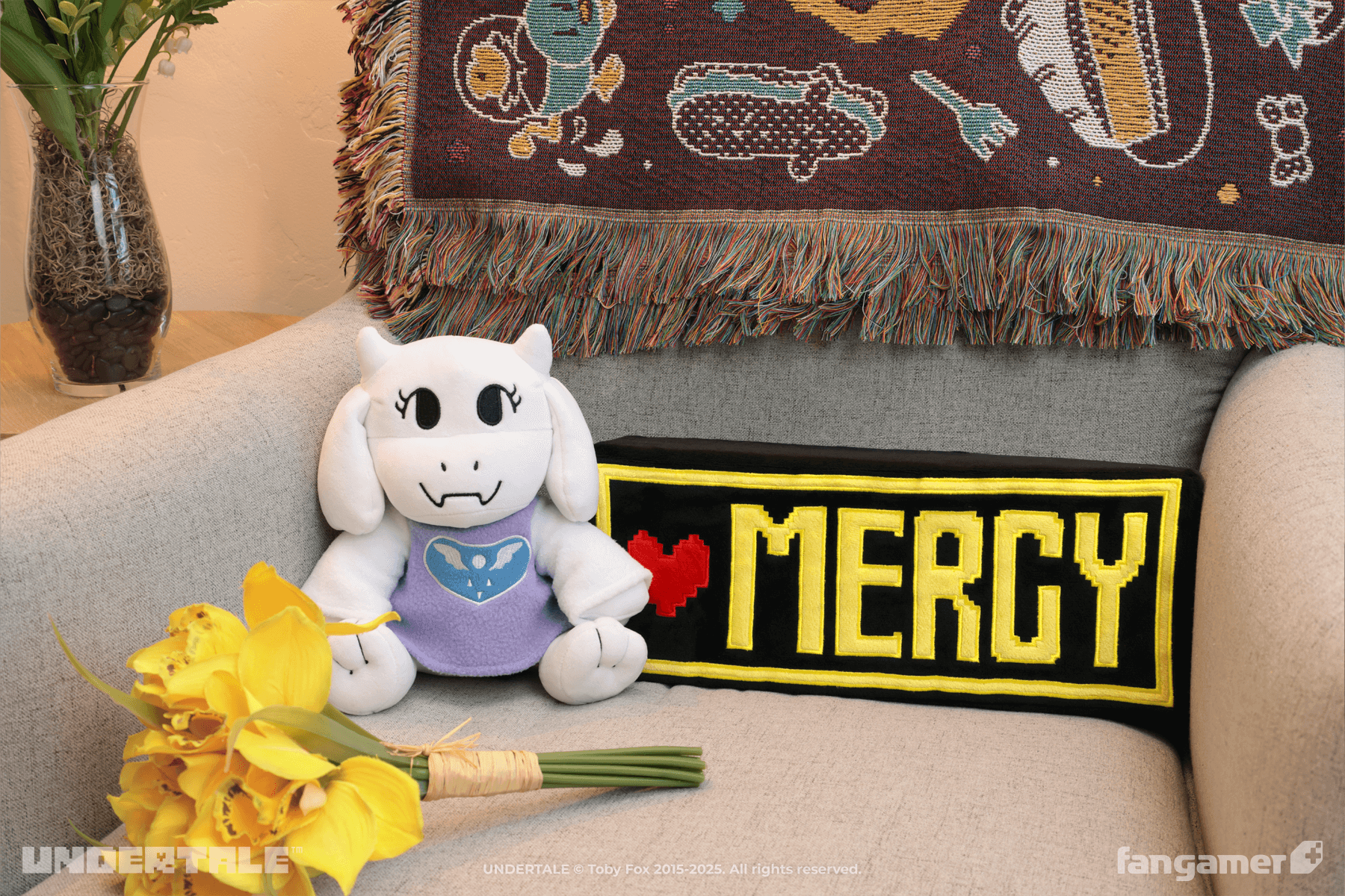 UNDERTALE - Mercy or Fight Pillow Plush - Fangamer Europe