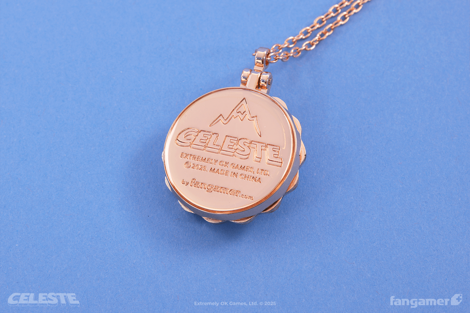 Celeste - Strawberry Pie Mirror Locket - Fangamer Europe
